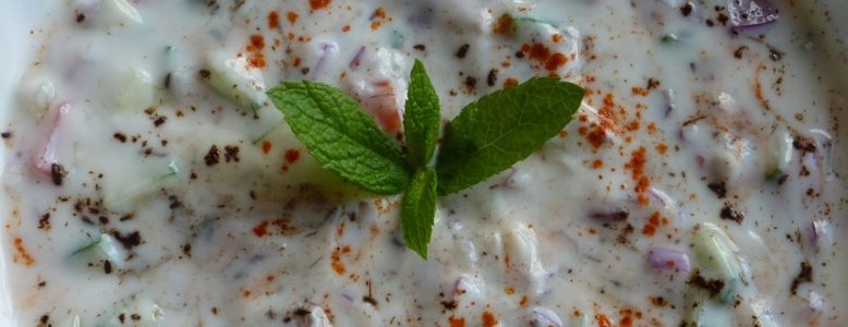 Onion Raita Recipe : Sour N Spicy Side Dish ! – DesiDakaar