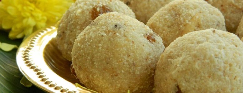 Rava Ladoo Recipe : Traditional Suji Ladoo! – DesiDakaar